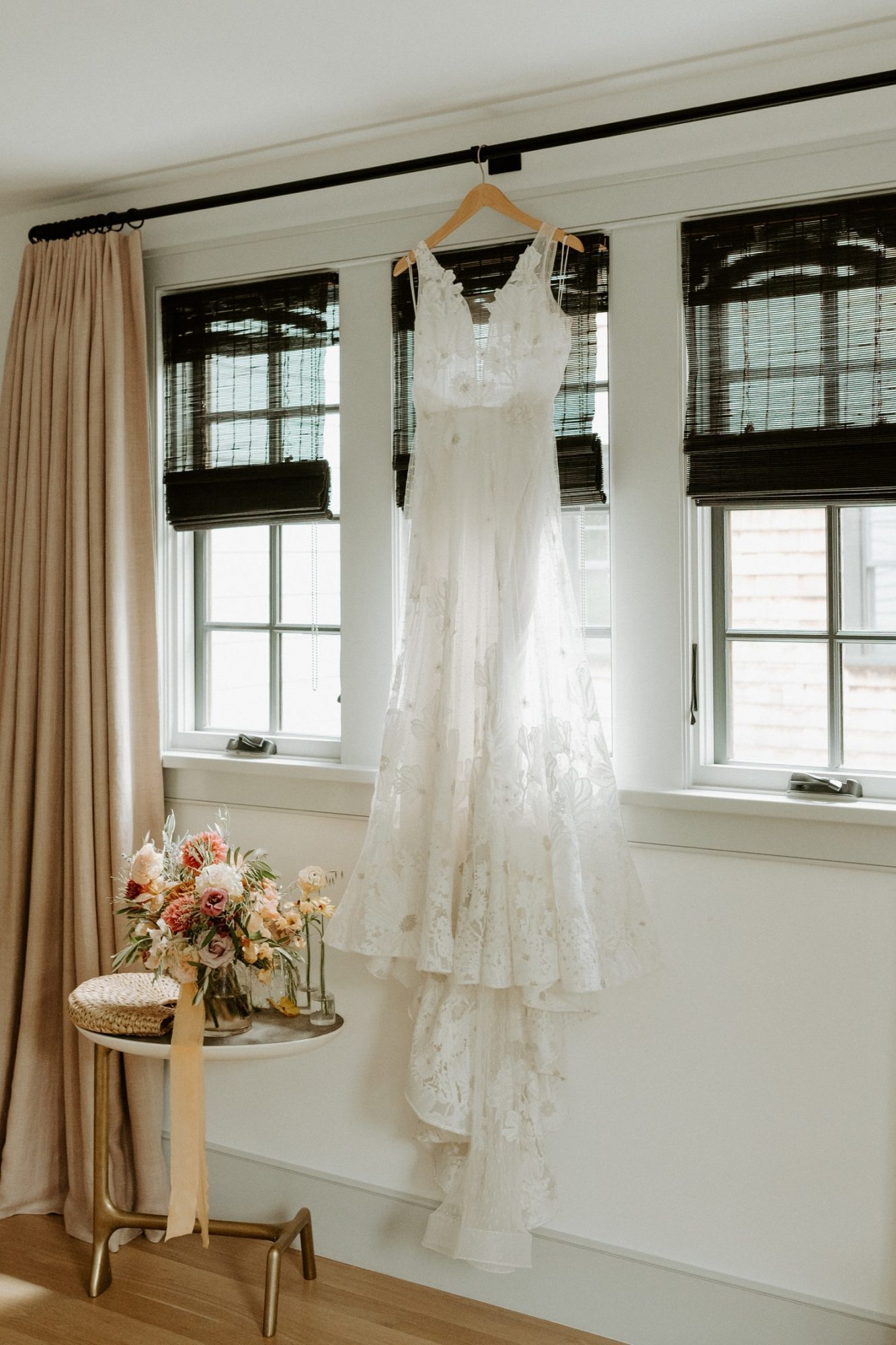 A Summer Valley Rock Inn Wedding - Anais Possamai Photography