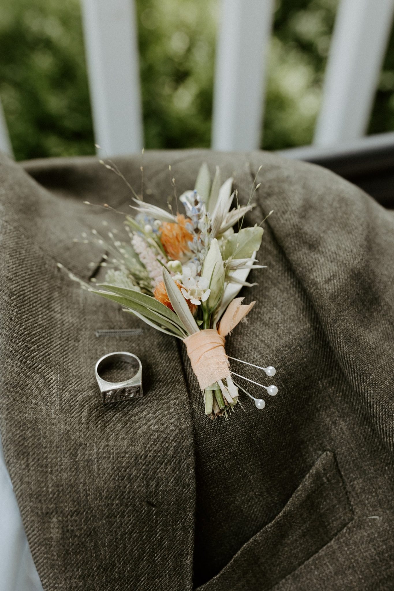 A Summer Valley Rock Inn Wedding - Anais Possamai Photography