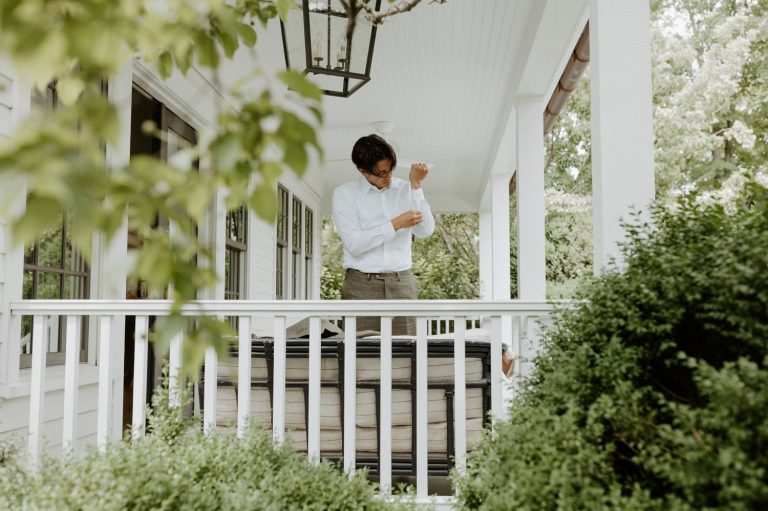 A Summer Valley Rock Inn Wedding - Anais Possamai Photography