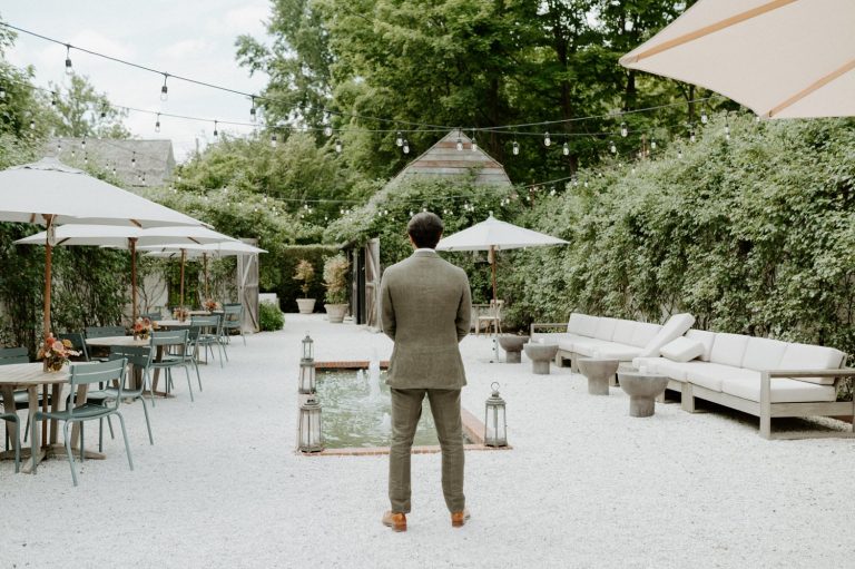 A Summer Valley Rock Inn Wedding - Anais Possamai Photography